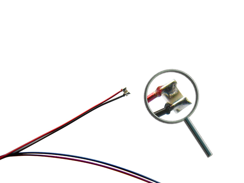 www.modellbahn-exklusiv.de - SMD LED 0201 mit Kupferlackdraht rot